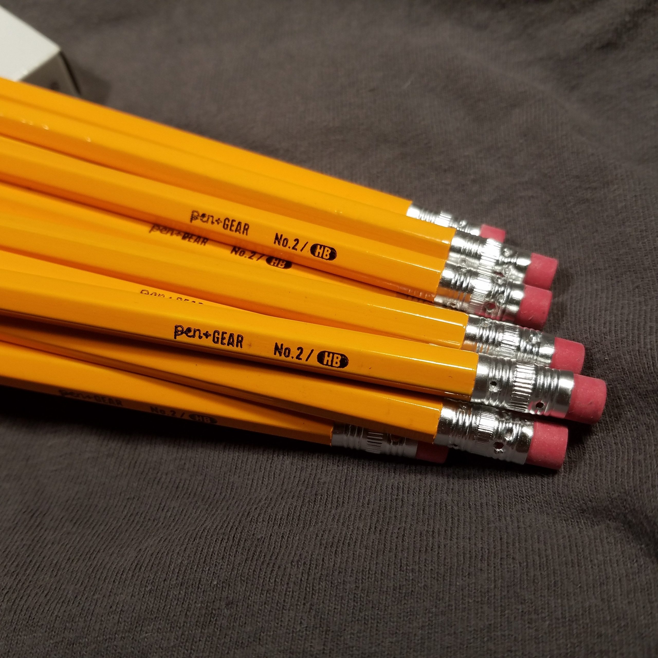 Review: Pen+Gear No.2 Wood Pencils 12-Pack | Comfortable Shoes Studio