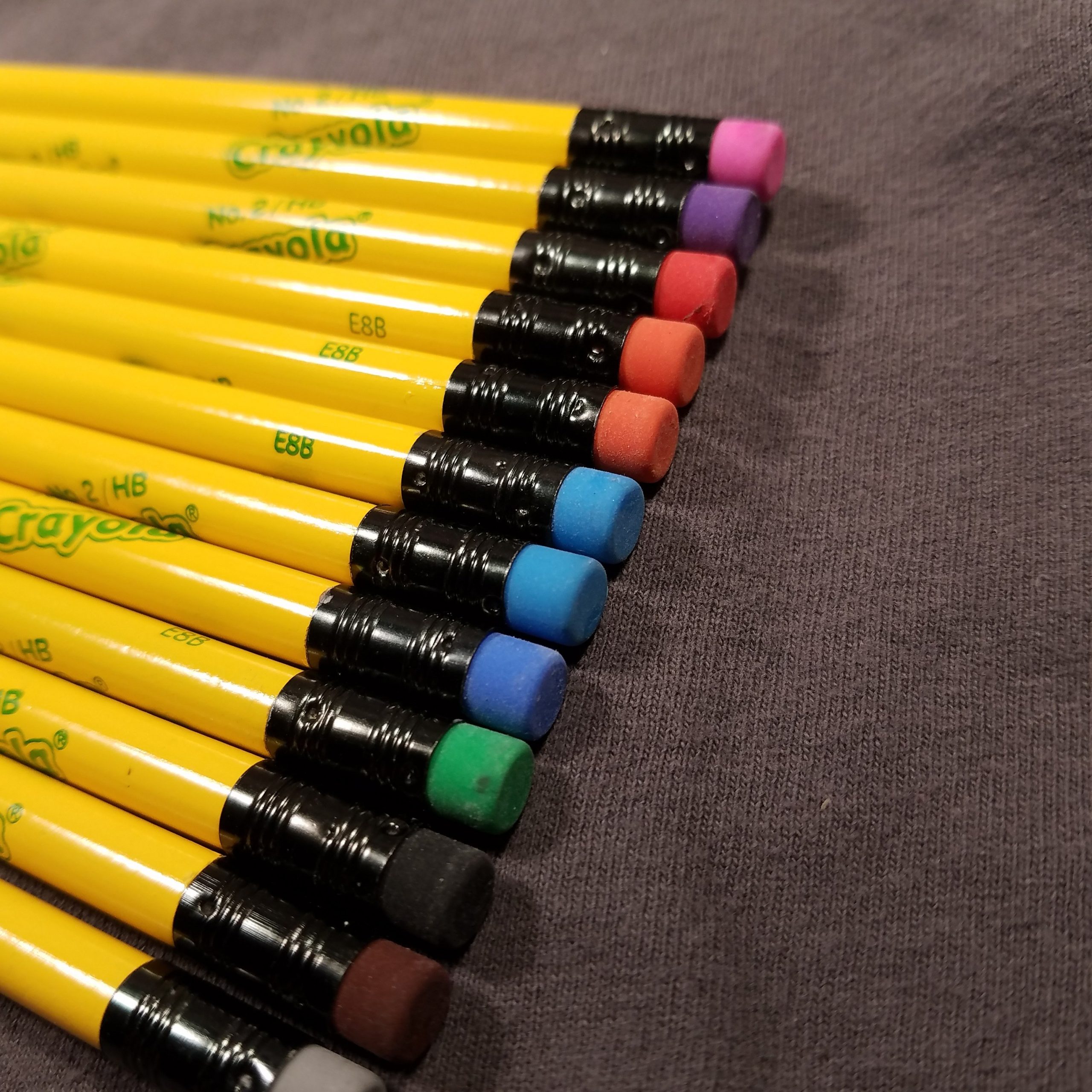 Review: Crayola Graphite No.2/HB Pencils | Comfortable Shoes Studio
